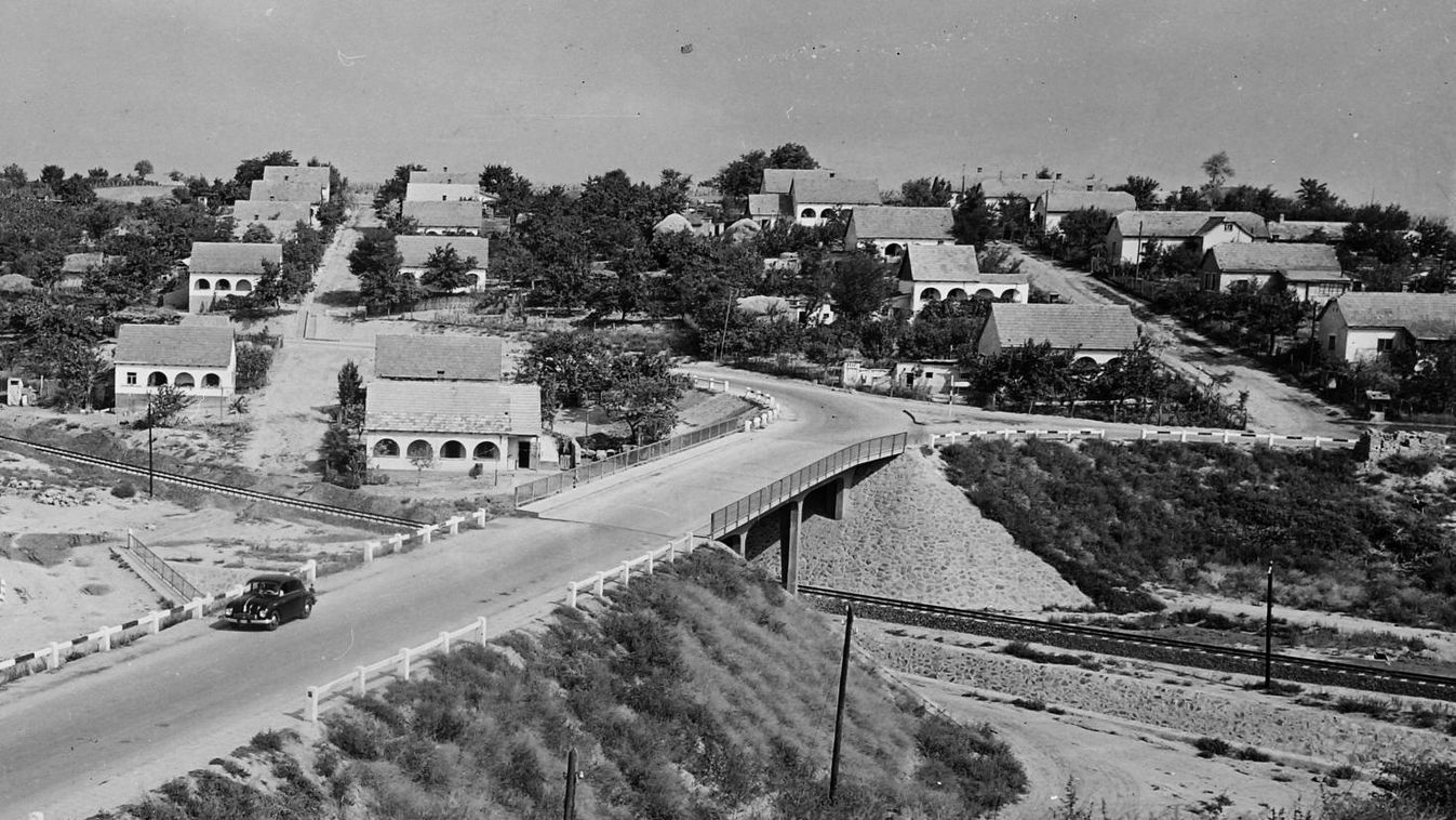 ONCSA házak átadása Dunapentelén 1942-ben – archív filmhíradó