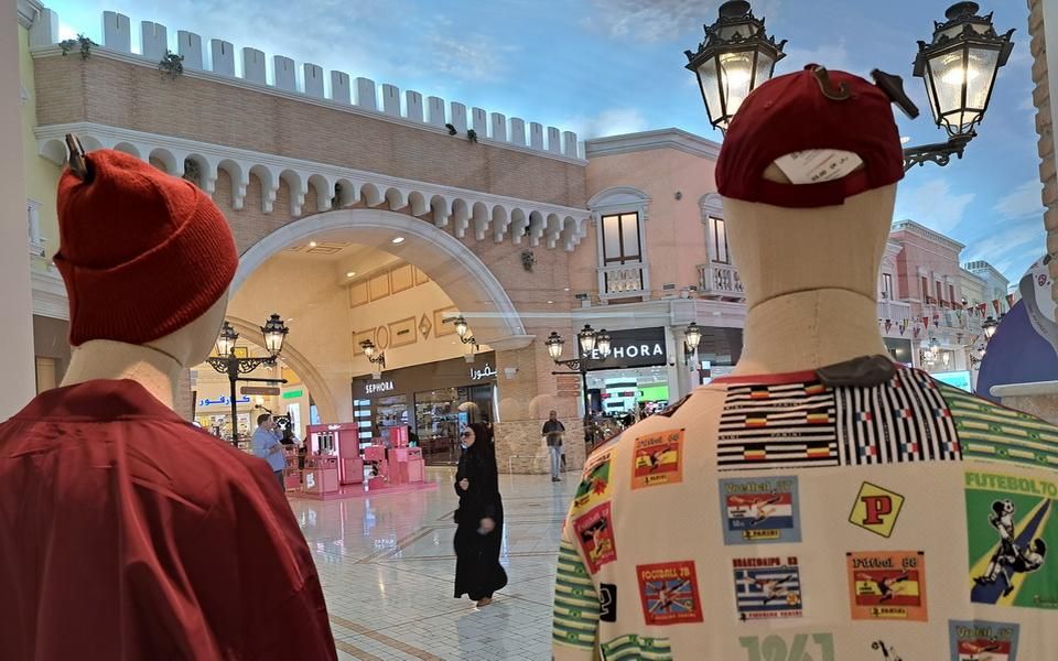 Hamis Velence és 68 ezer forintos vb-labda a dohai plázában