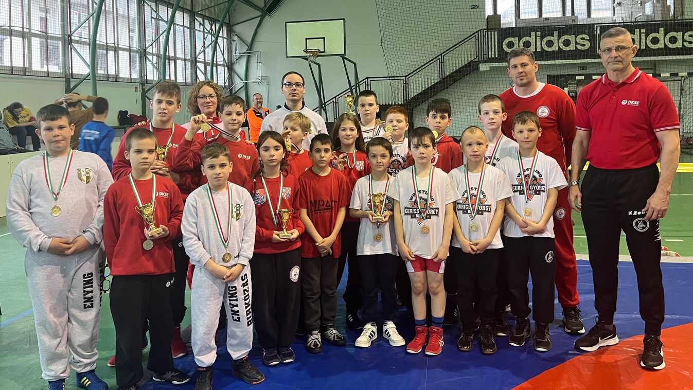 A DKSE és fiókszakosztályainak birkózói Szigetvárról és Budapestről ...