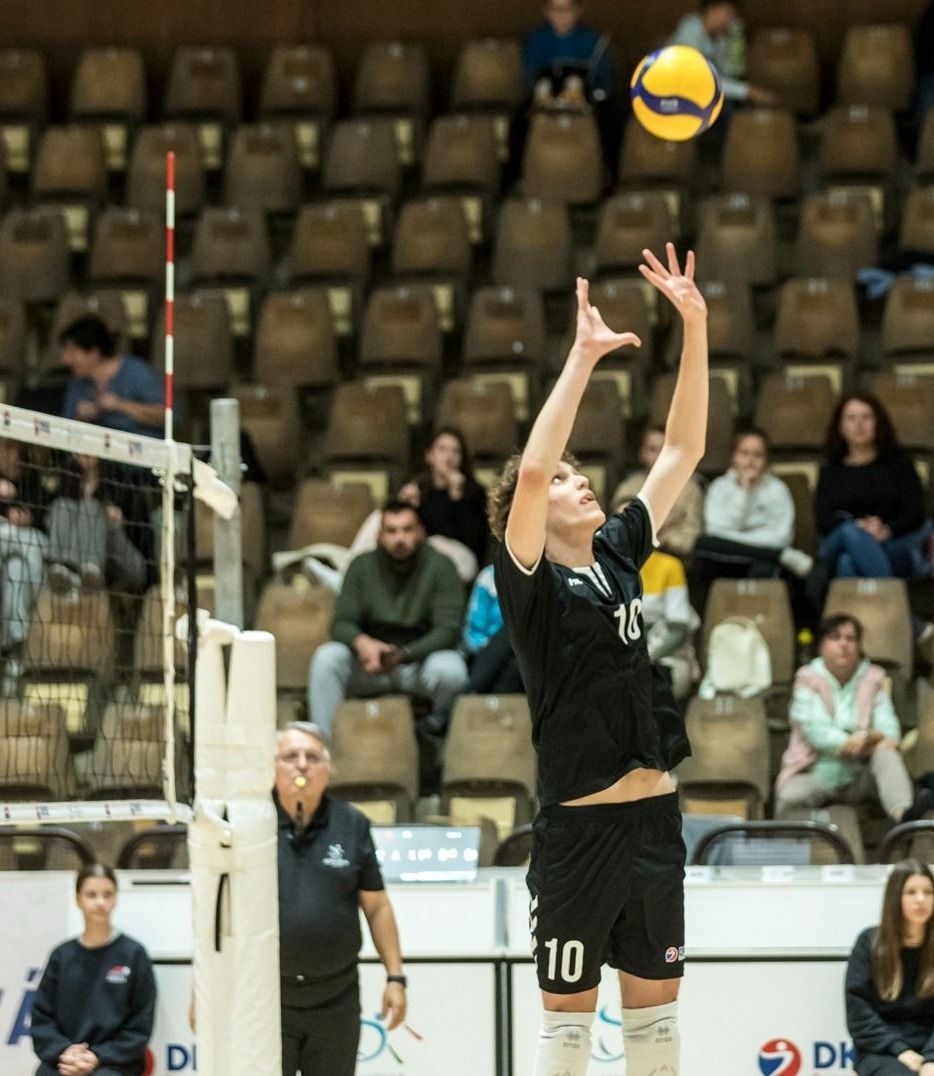 DKSE: két játszmában egyerangú ellenfélként