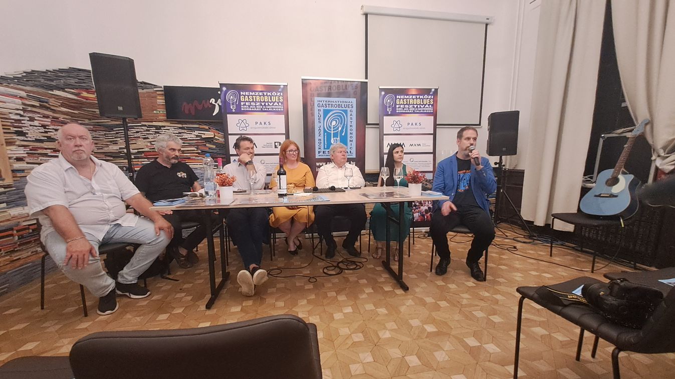 Pakson a Deep Purple legendájával