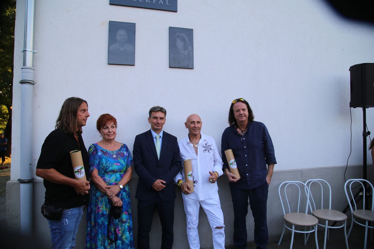 Kun Péterre emlékeztek Pusztaszabolcson – így kezdődött a város 150 ...
