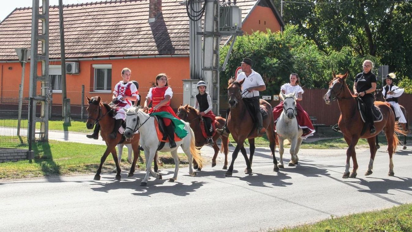 Szüreti Felvonulás Perkátán 2025