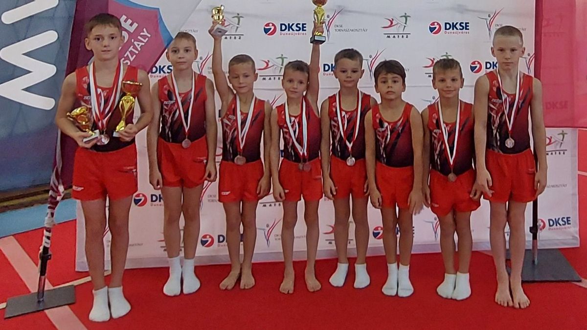 A DKSE fiataljai kitettek magukért a tornacsarnokban